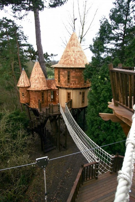 Pix Grove: Luxury Tree House Castle