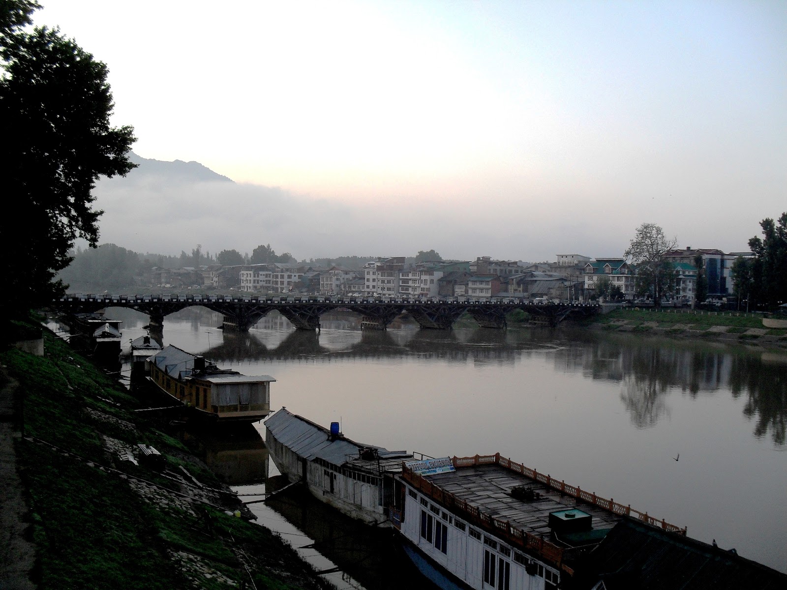 CHINAR SHADE : ZERO BRIDGE SRINAGAR , LINES FROM MY POEM AND FOUR ...