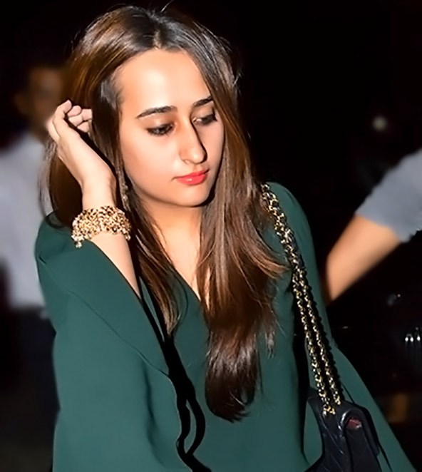 Natasha Dalal Wiki, Age, Height, Boyfriend, Family, Caste, Biography & More