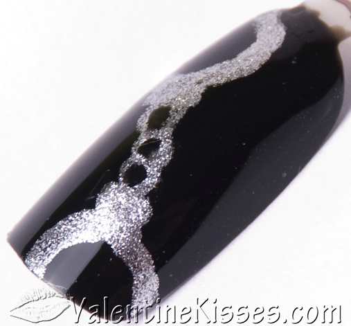 Valentine Kisses: Police inspired nail art (7 designs)