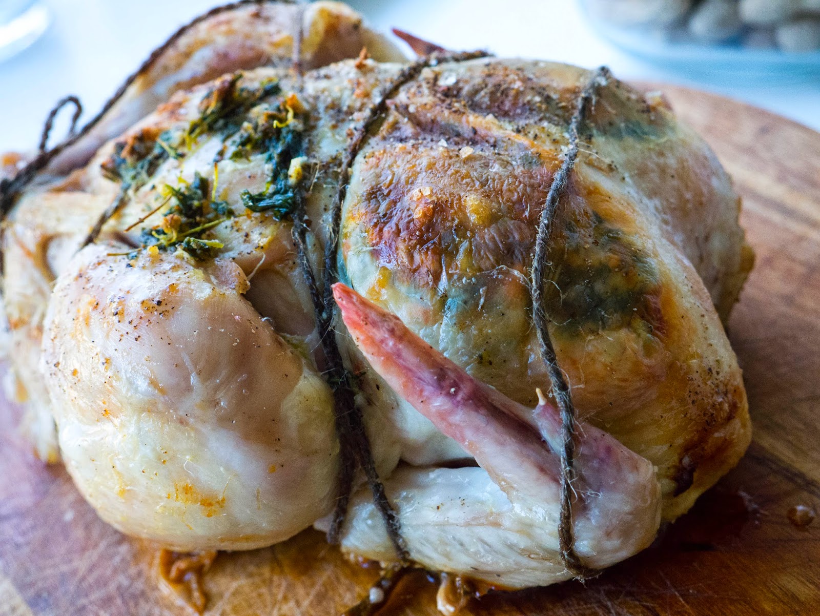 Ruokakansio: Broileri yrttivoilla