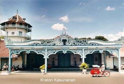 Wisata Solo; Kraton Surakarta dan Pasar Klewer