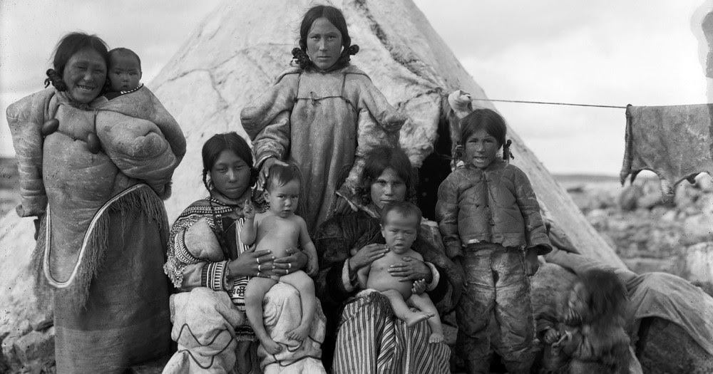 Rare Vintage Photographs of the Inuit People in Canada's Frozen North ...