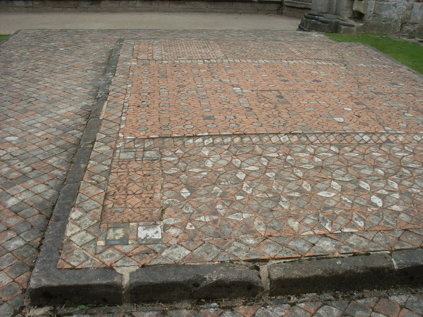 Medieval Scribbles: A Medieval Tile Picture Gallery