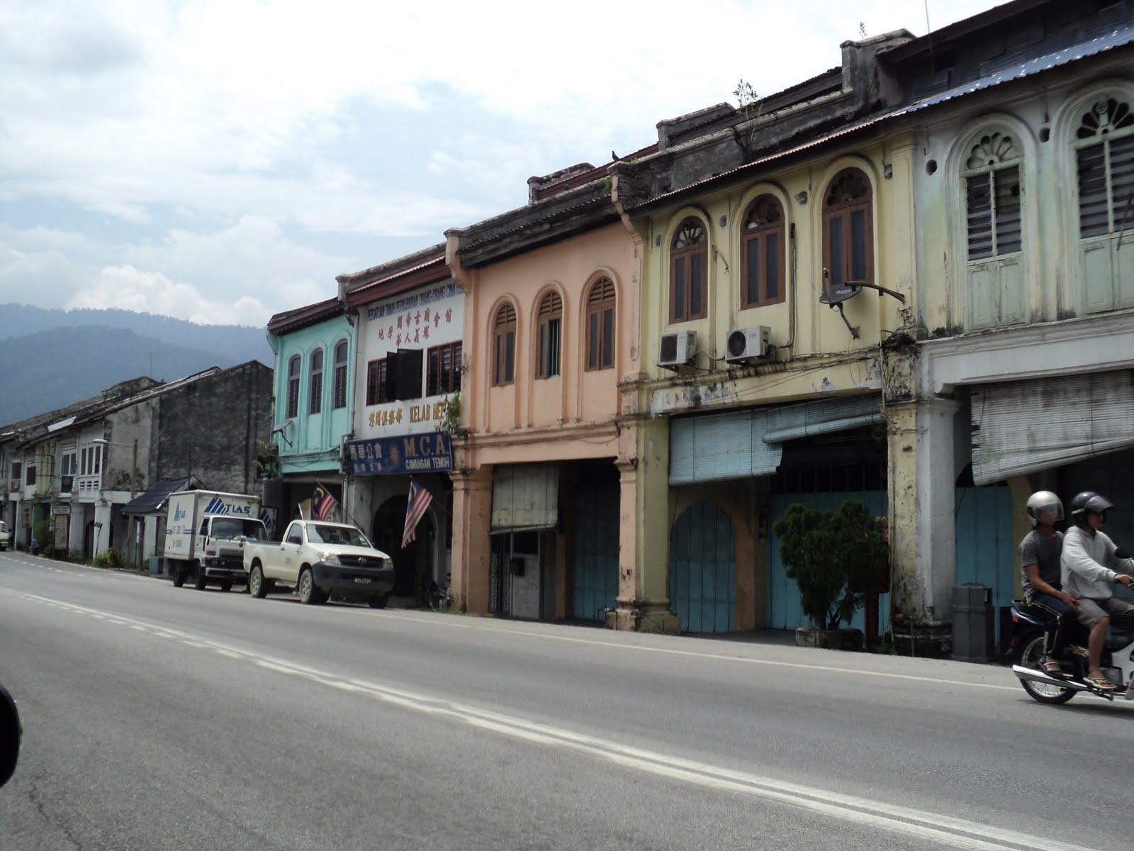 KOLEKSI PAK MAT TAHIR BARANGAN OLD SKOOL: Temoh sebuah pekan kecil lama
