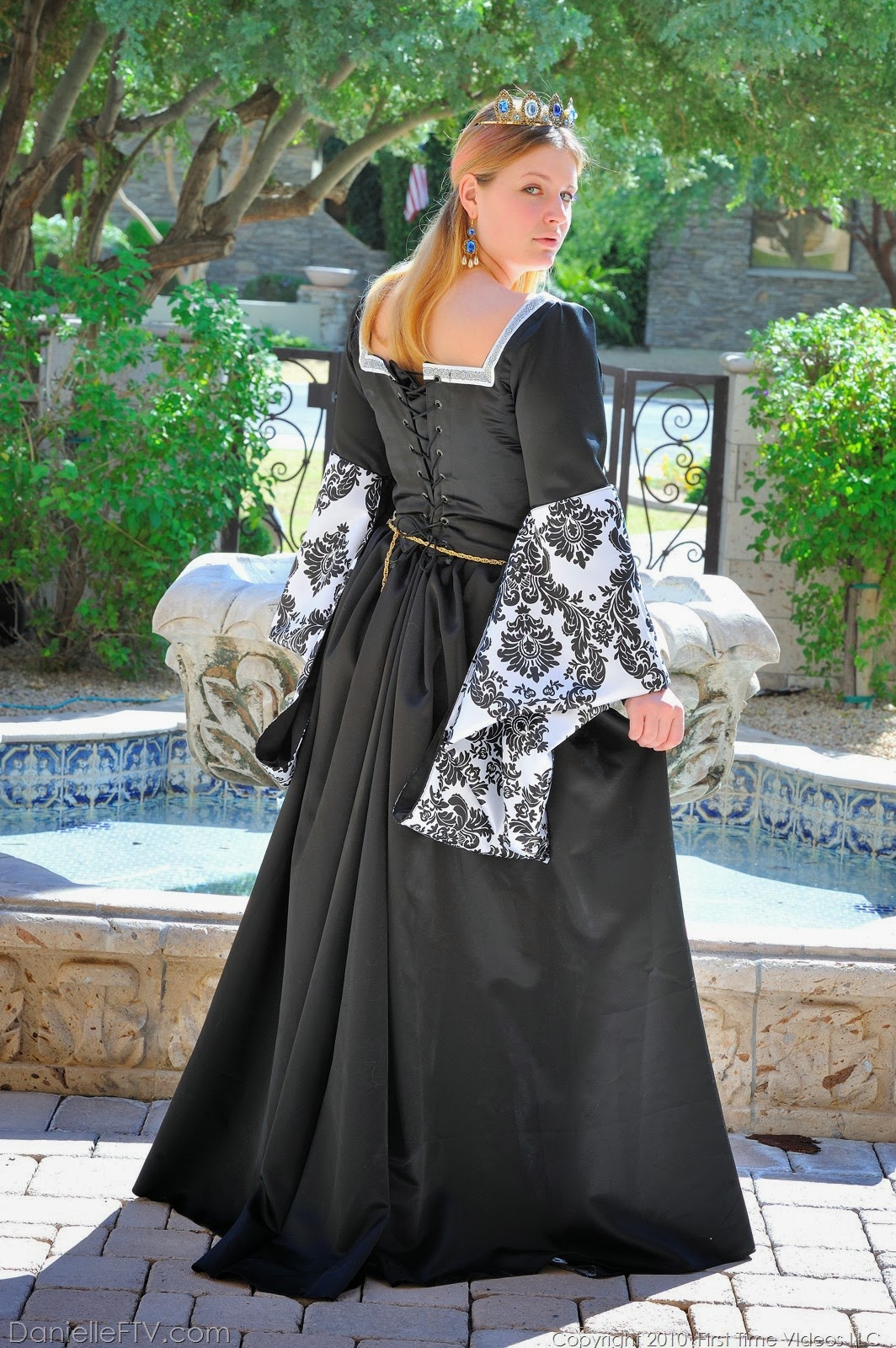 Queen Danielle - Babez Galore