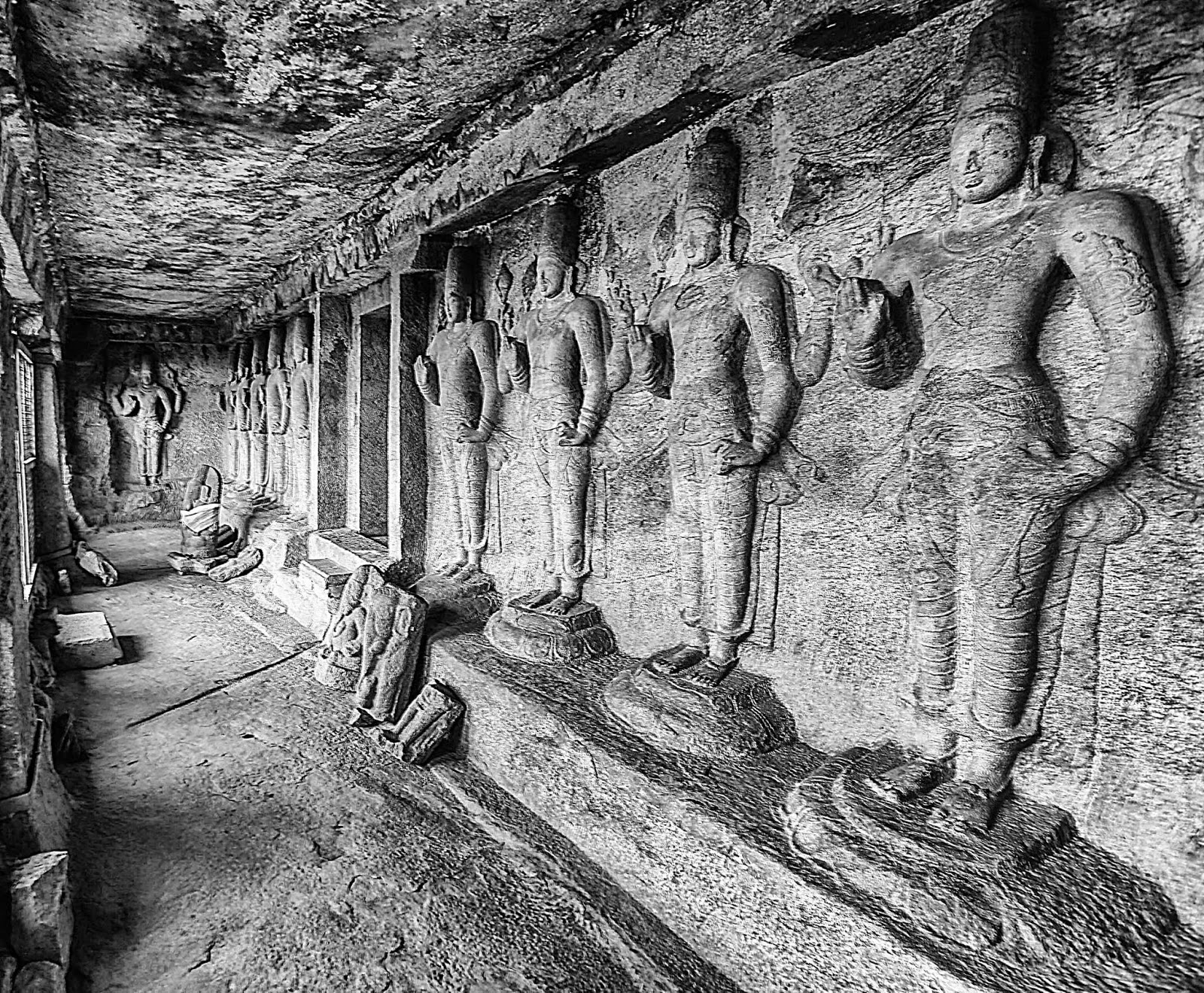 Tamilnadu Tourism: Samanar Kudagu, Narthamalai