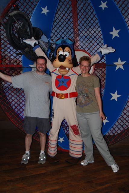 Disney Musings: Step on up to Pete's Silly Sideshow in the Magic Kingdom!