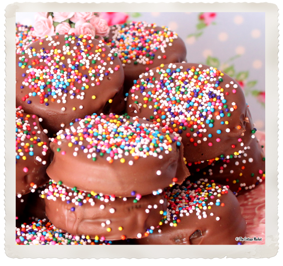 It's a Cinch Fun Tutorial & Sweet Treat - The Cottage Market