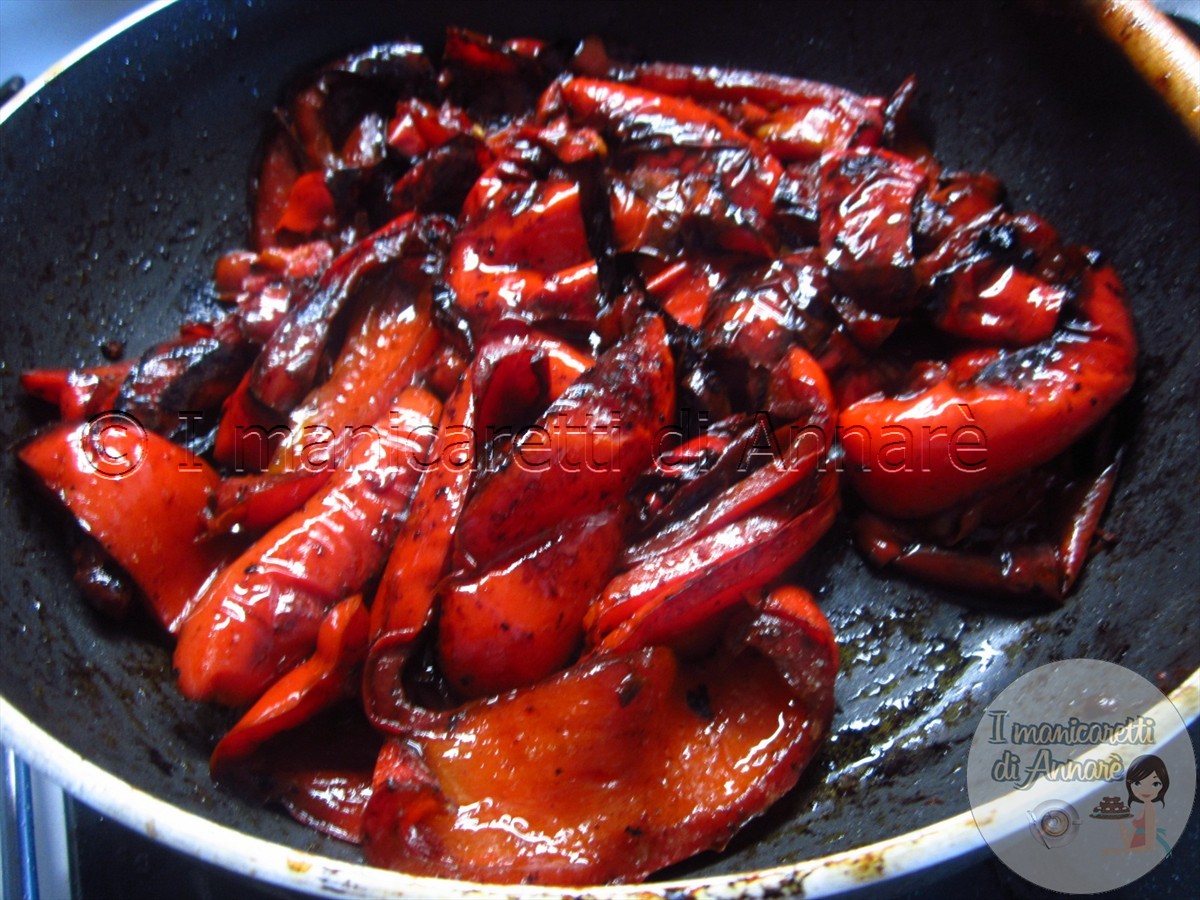 Peperoni e wurstel in padella da I manicaretti di Annarè su Akkiapparicette