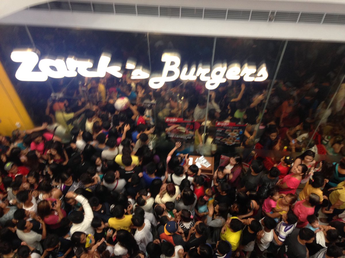 VIDEO: Zark's Burgers P8 promo causes chaos, stampede in malls