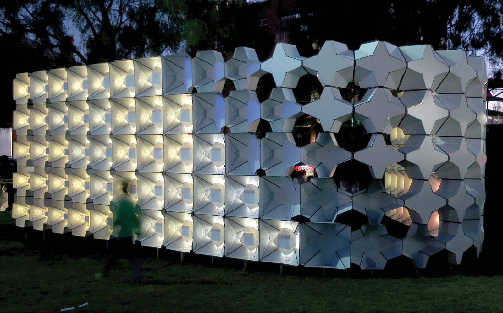 Aluminium Selfie Wall raises awareness about online data privacy