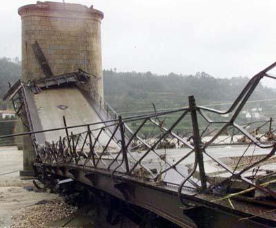 Os dias seguintes à queda da ponte de Entre-os-Rios - VIDA DE BOMBEIRO