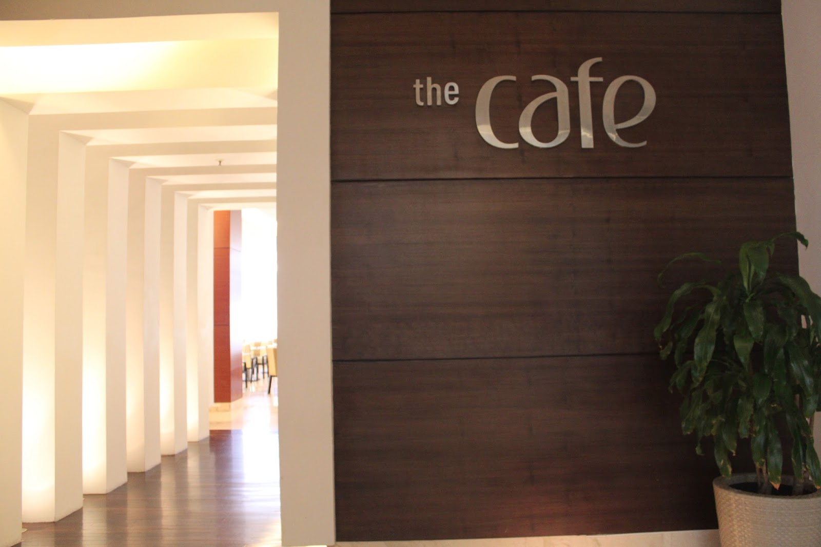 The Cafe Java Paragon: Buffet Lunch - et l'amour