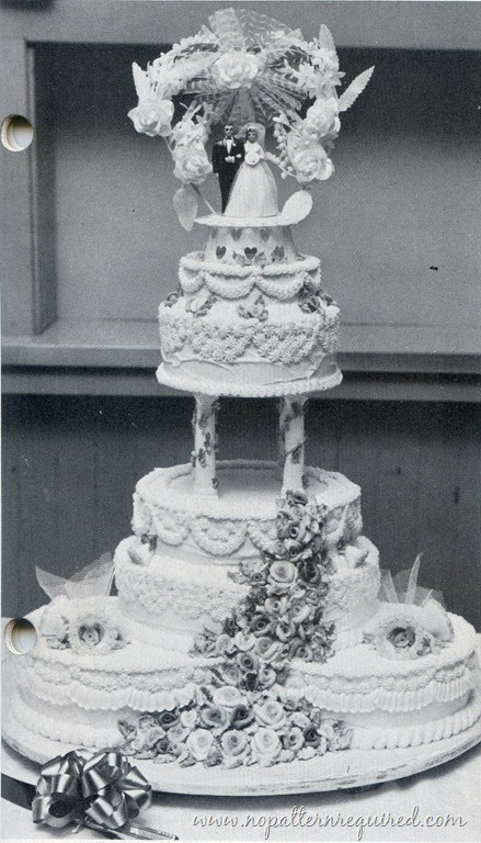 Retro Cookbook Recipes: I'm back! And there's 1960s wedding cakes to share
