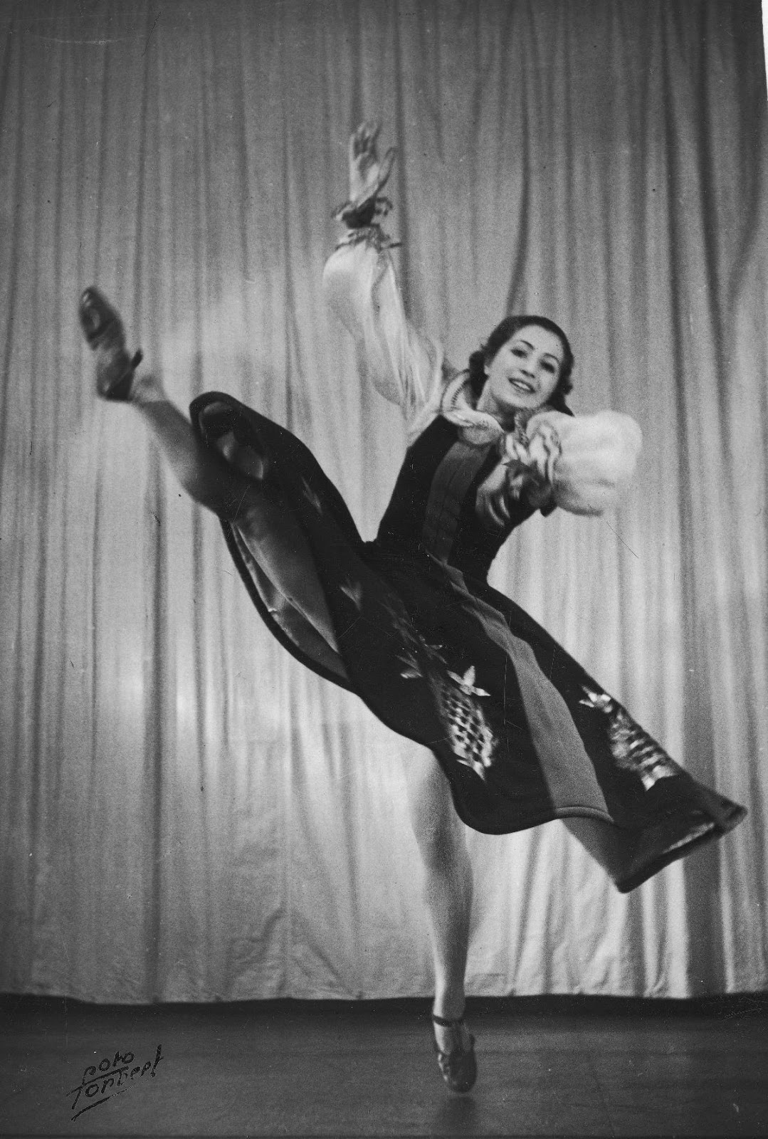 The Dancer in Birkenau: Meet the Polish-Jewish Ballerina Who Shot Nazis ...