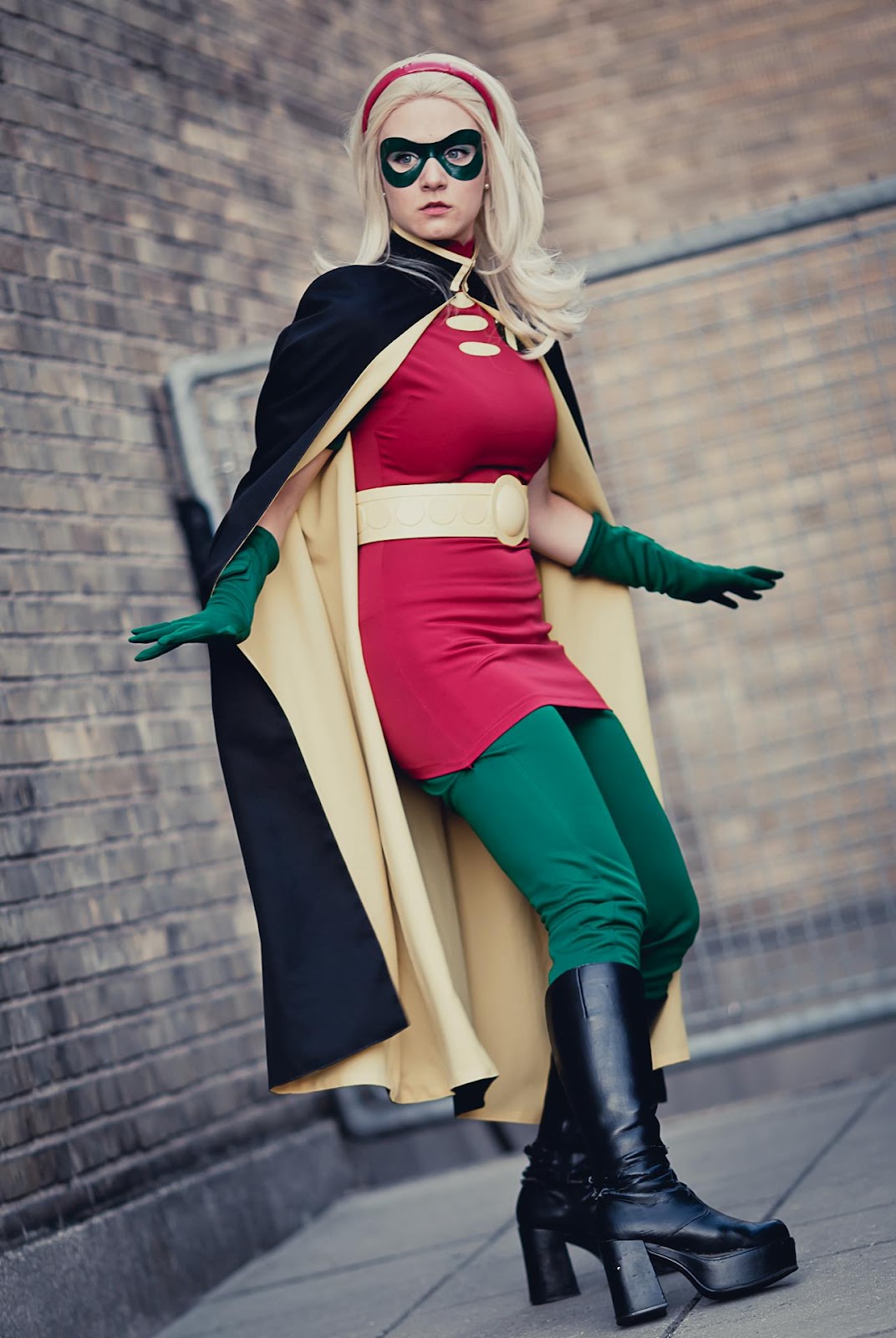 Geek Group Network: [Cosplay] Lady Robin (Stephanie Brown)