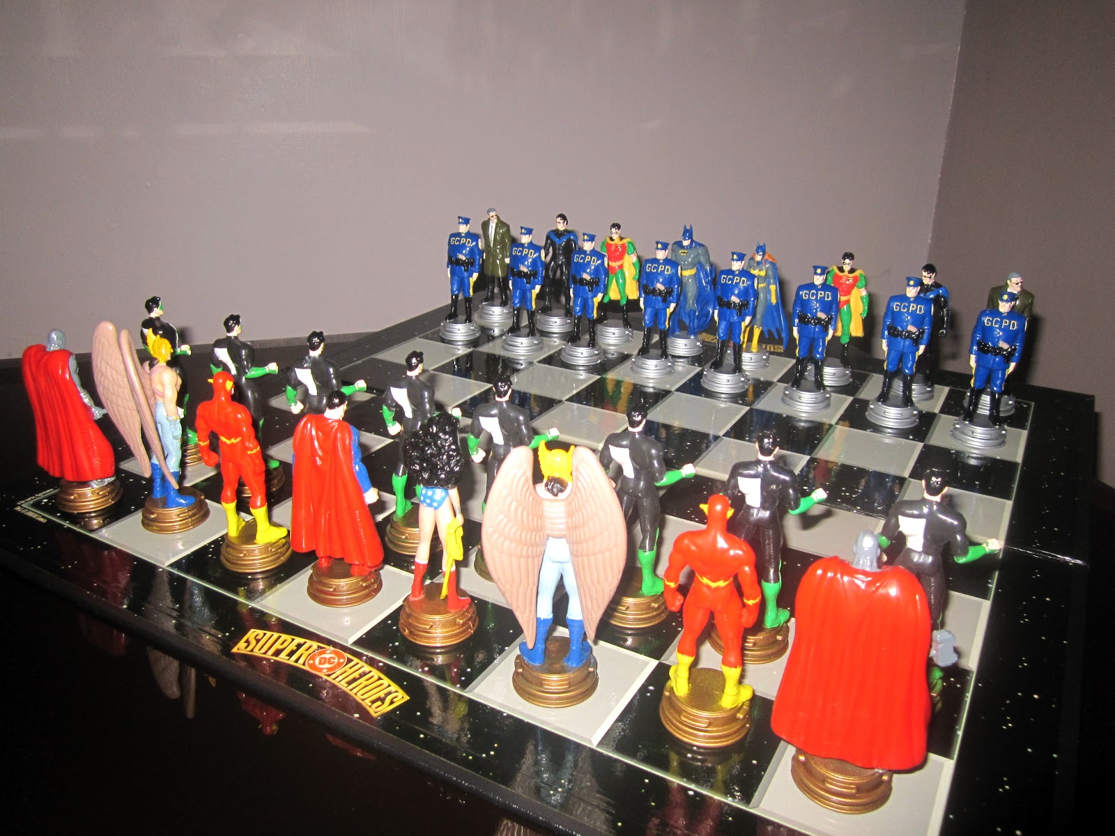 Action Figure Planet: Ala Carte DC Super Heroes Chess Set