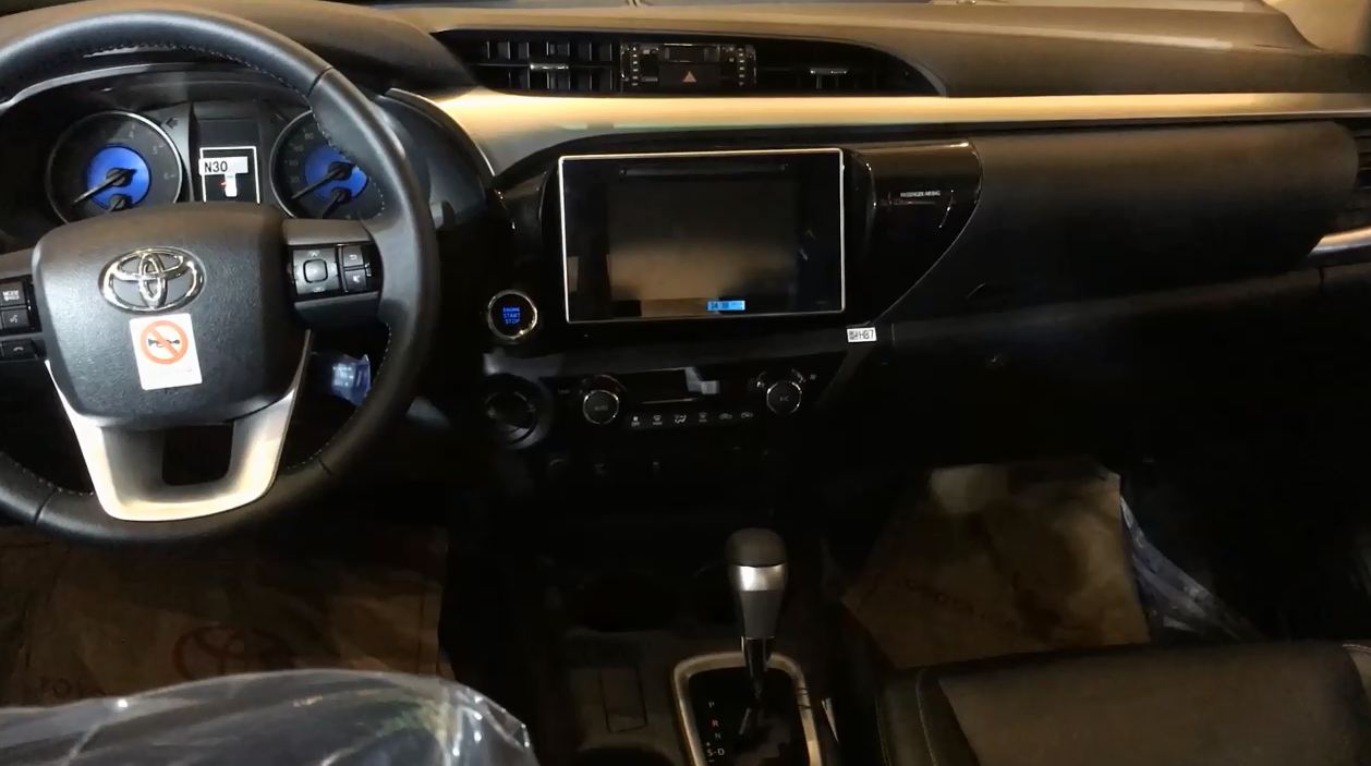 2017 Toyota HiLux Revo Exterior and Interior | LuxCarView