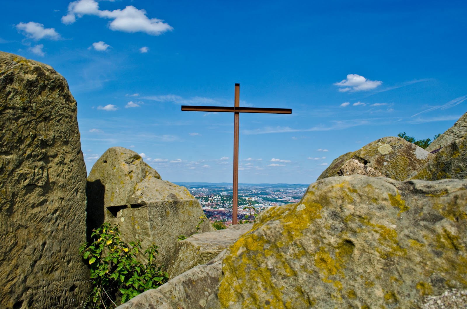 Right Here, Right Now: Stuttgart's World War II Legacy