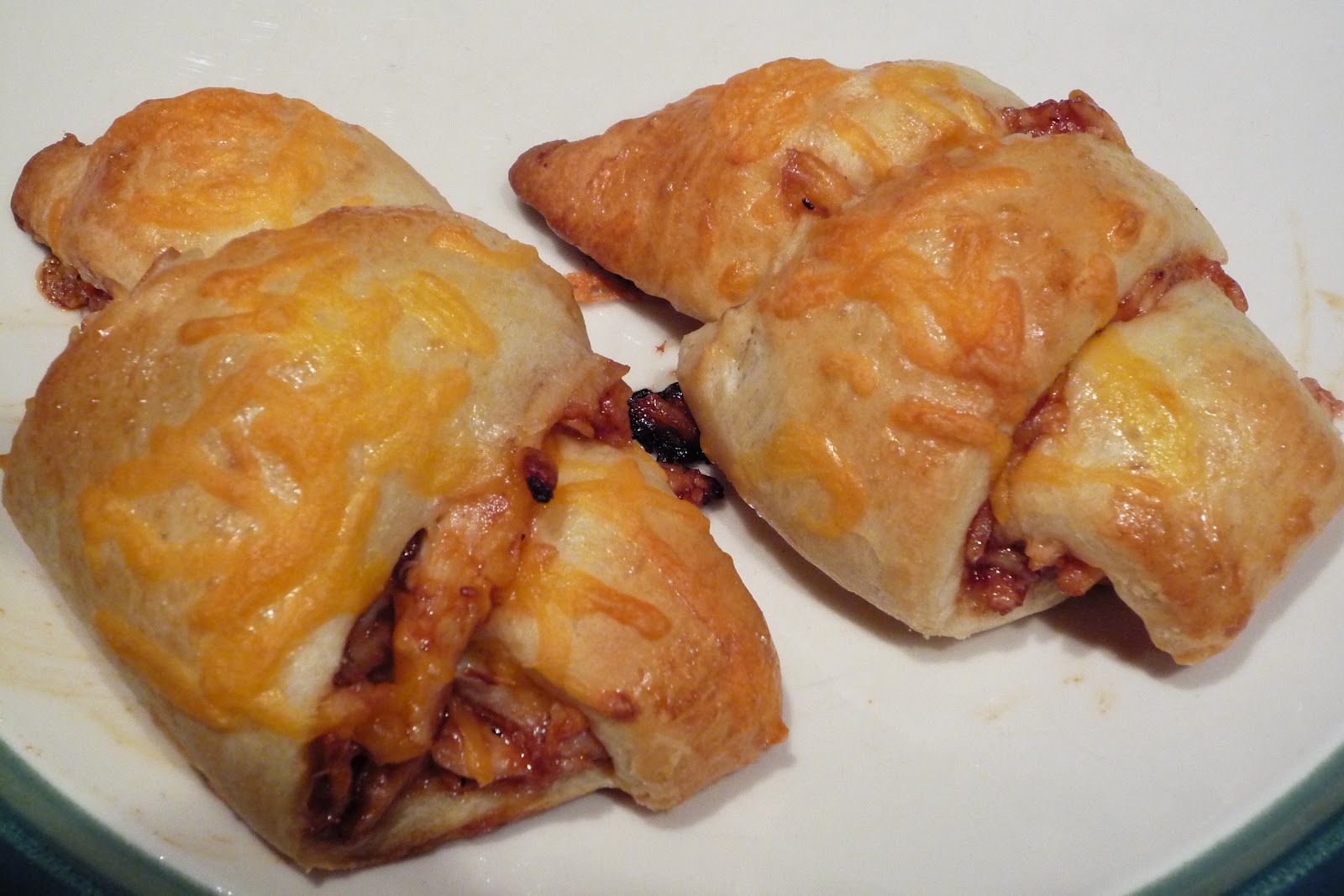 The Busy Moms' Recipe Box: Pulled BBQ Chicken Crescents
