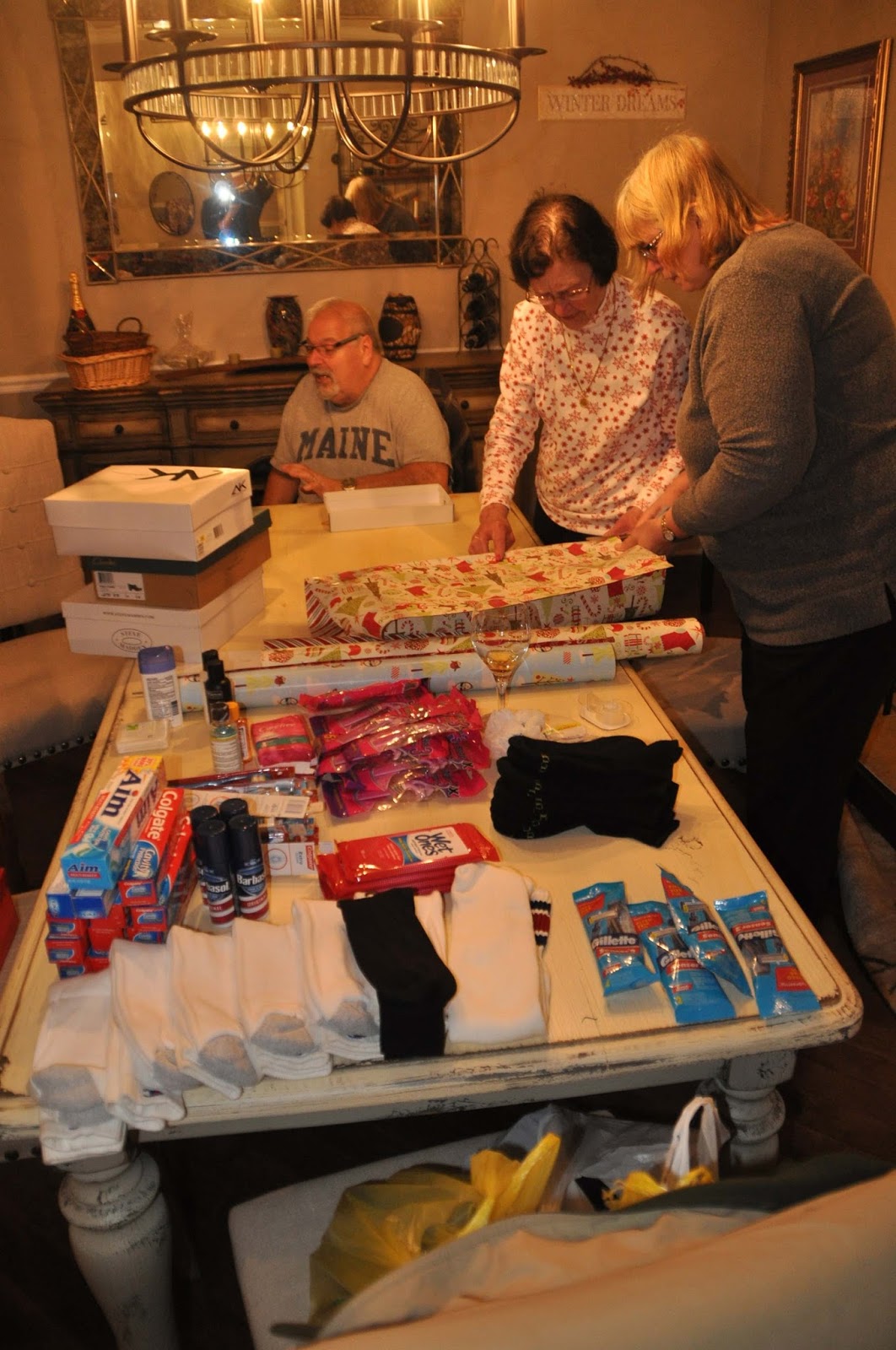 KCOJ bloglines: Helping the homeless celebrate the holidays