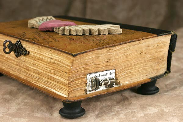 Kay's Keepsakes: Altered Book Music Box