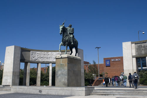 Uruguay en sus sellos postales: Monumento al Gral. Fructuoso Rivera