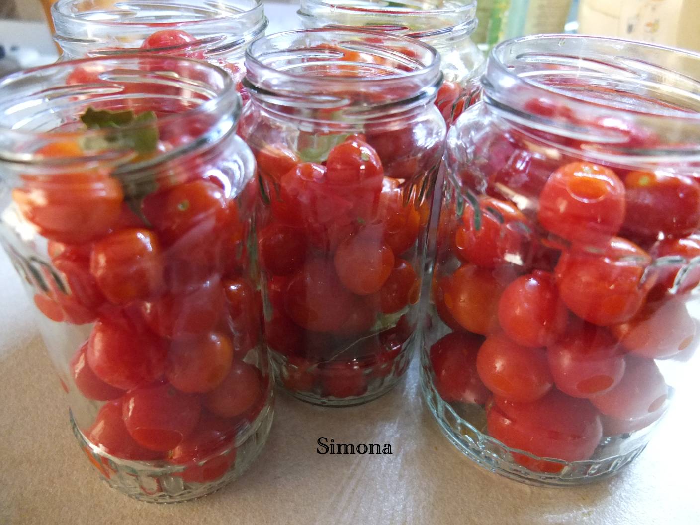 JURNAL: Rosii cherry la borcan