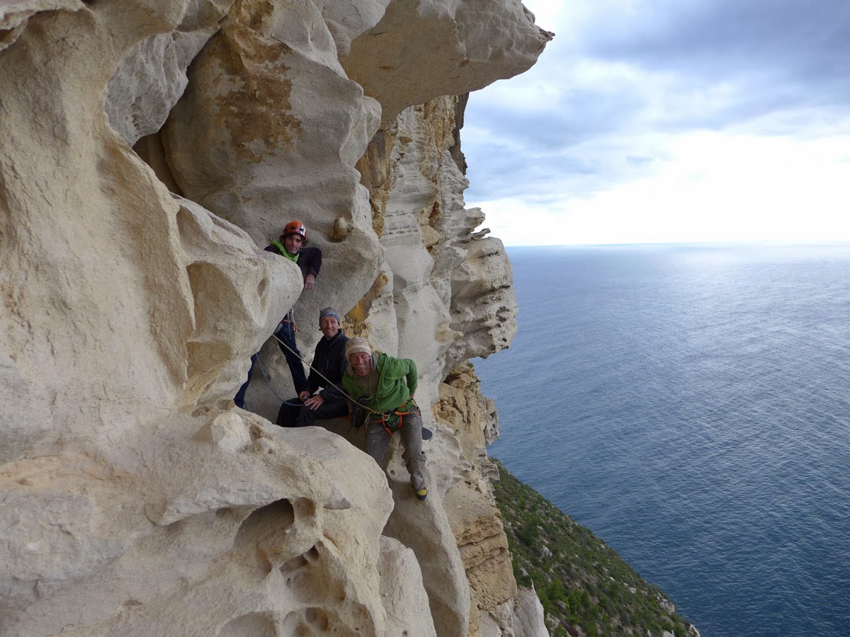 jus de fraise: Escalade au Cap Canaille : "Bleu comme la mer Rouge " VS ...