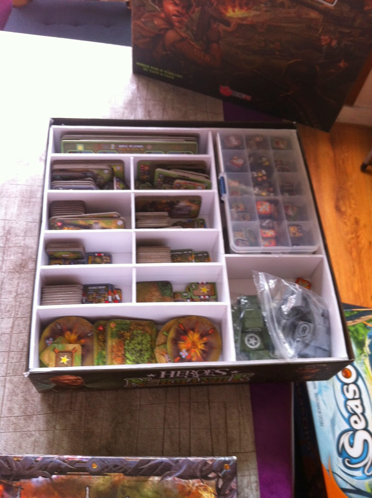 Jeux et Figurines @ Sprz: Heroes of carton plume bis