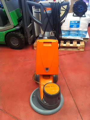 STOCK MAQUINARIA LIMPIEZA: Lavadora de moqueta TASKI 43DLS