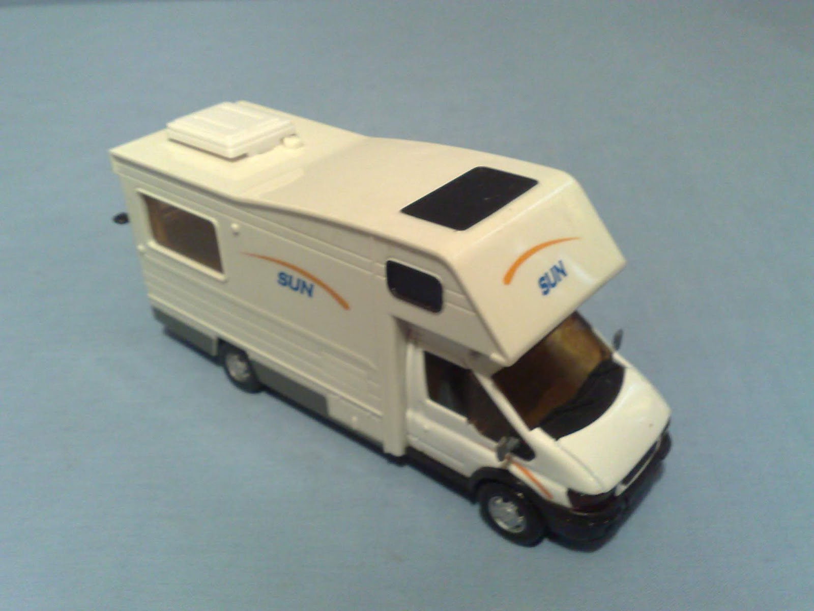 TOM's TECH TOYS: CAMPER Motorhome