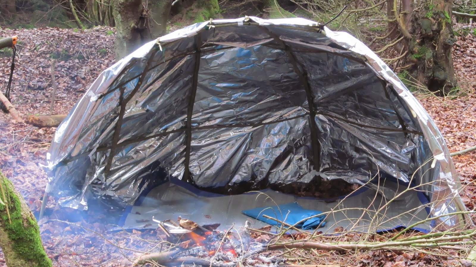 BUZZARD BUSHCRAFT: Bender Tent Survival Shelter