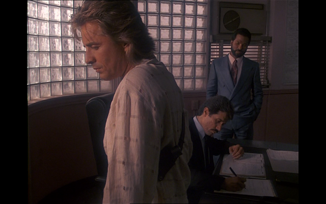 Computer Black: Miami Vice Decor.