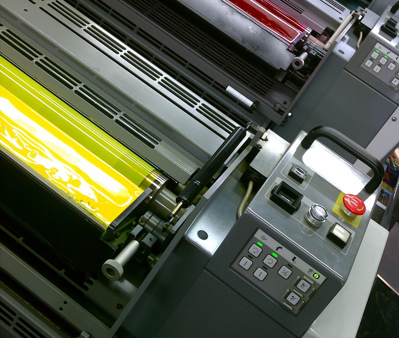 Perbedaan Digital Print dengan Cetak Offset ~ Belajar Design & Printing