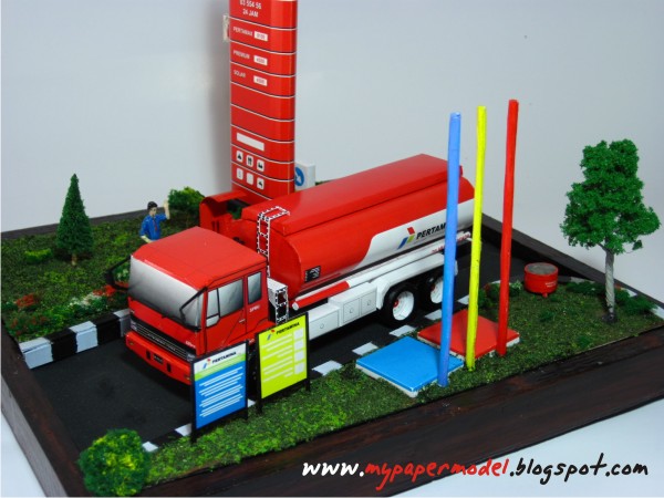 Papercraft and Papermodel: Gas Station Diorama Papercraft