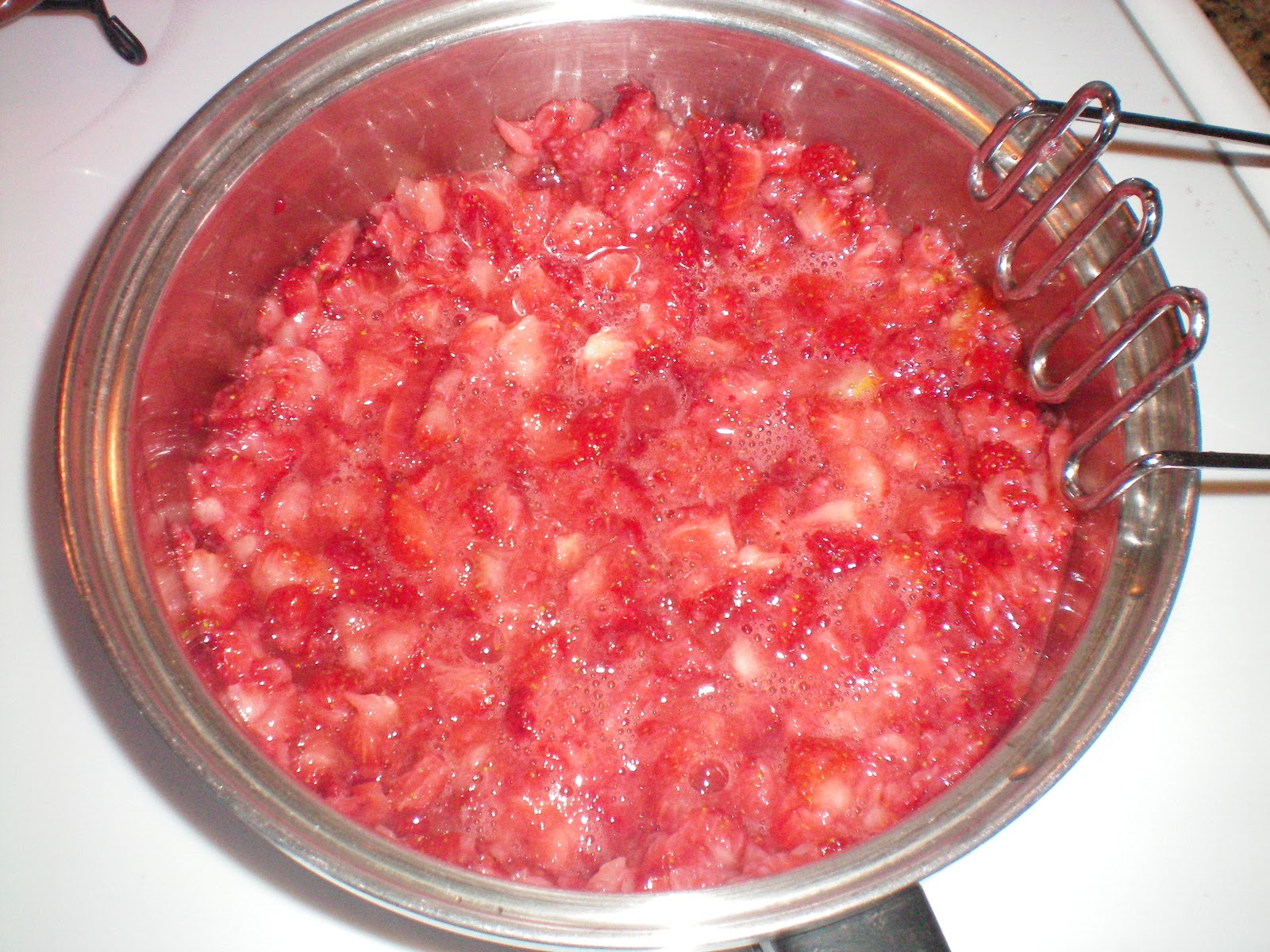 The new art of baking: Homemade Strawberry Preserves