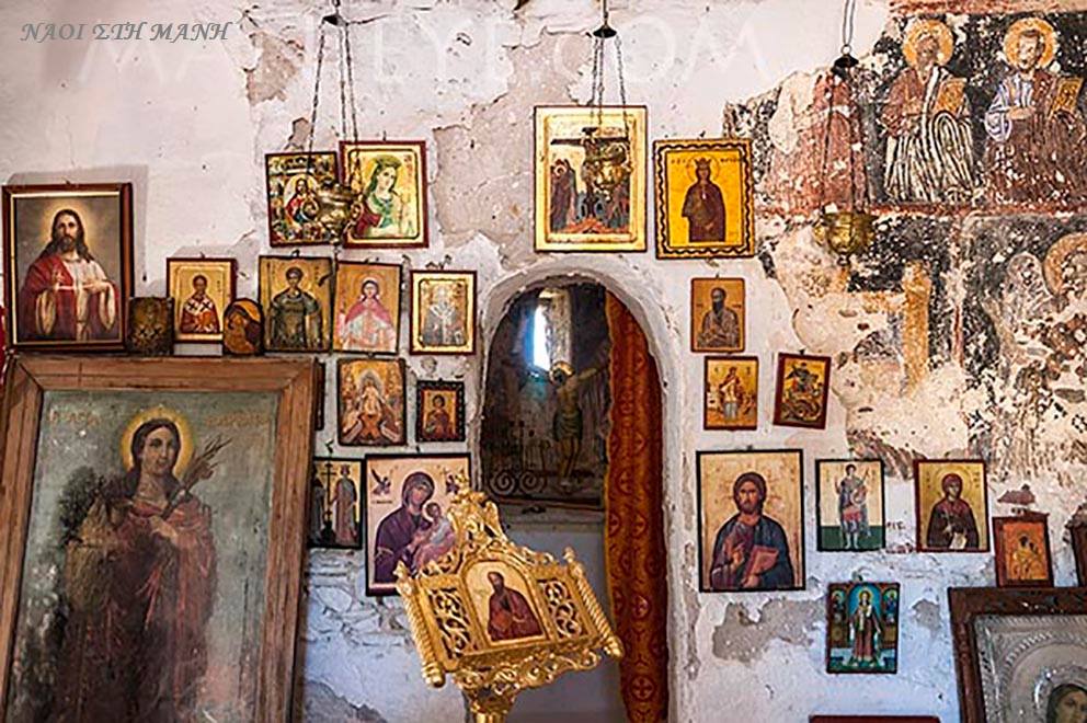 ΝΑΟΙ ΣΤΗ ΜΑΝΗ: ΣΚΟΥΤΑΡΙ, ΑΓΙΑ ΒΑΡΒΑΡΑ