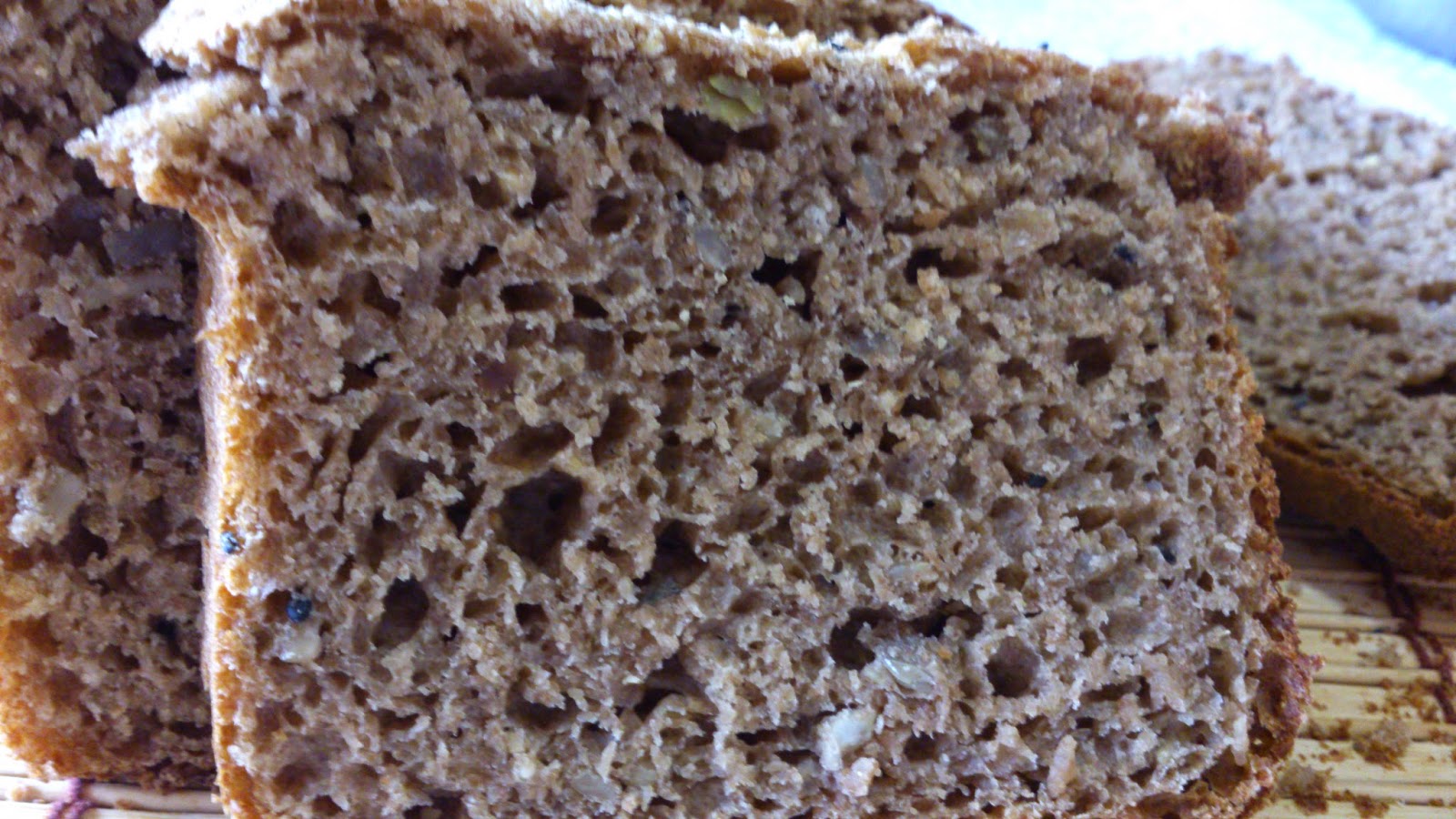 Sabores da Cozinha sem Glúten: Pão Preto com grãos, melado de cana ...