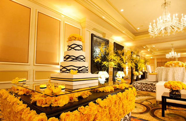 Spectacular Wedding Cake Presentation Ideas