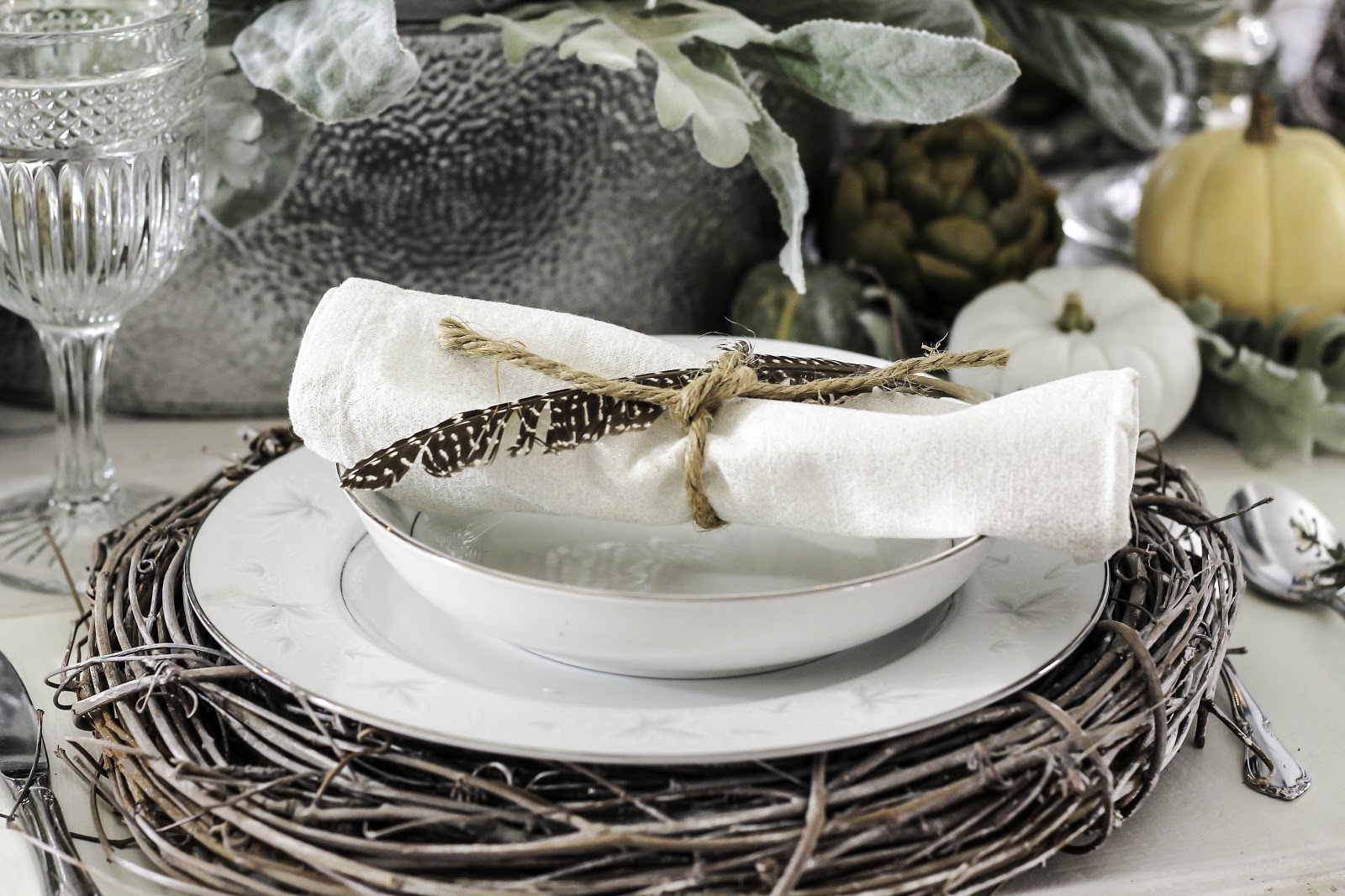 Shabby Sweet Cottage: Soft and Neutral Falll Table