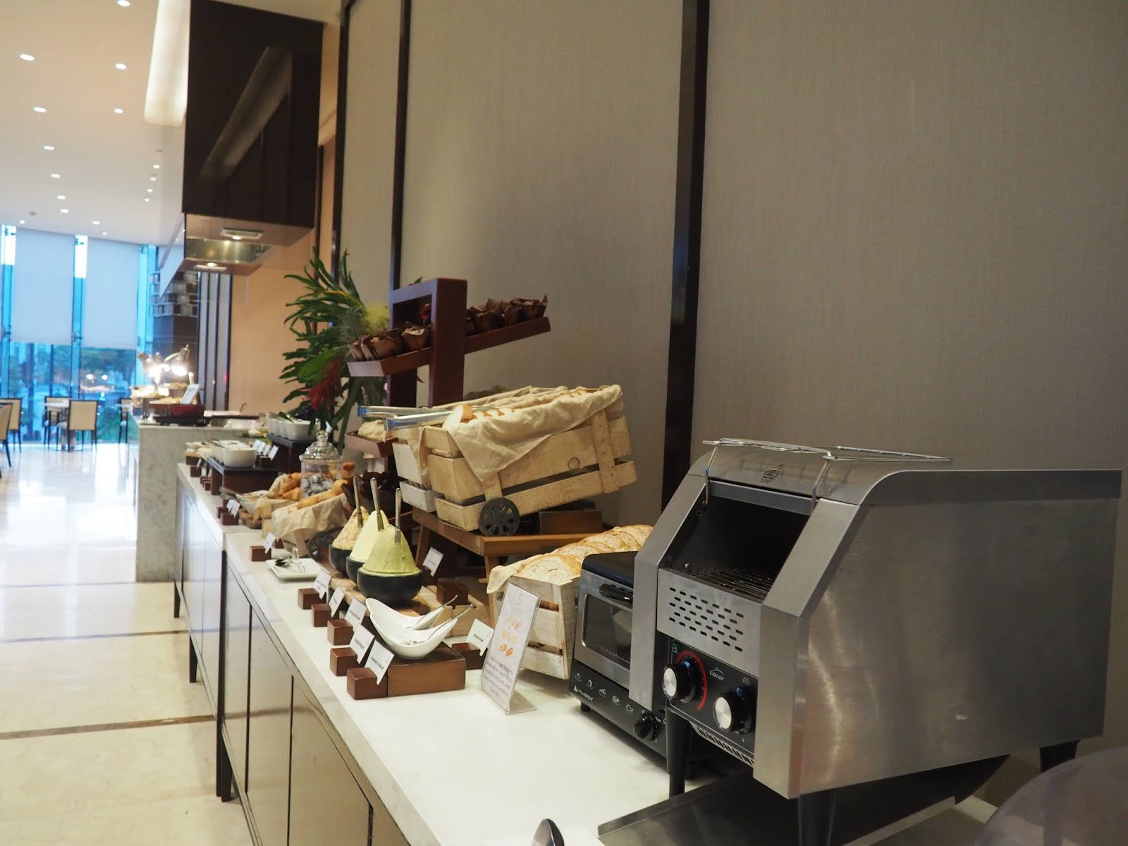 VinaTraveler's Blog: "Ascott BGC Manila", The Most Amazing Luxury ...