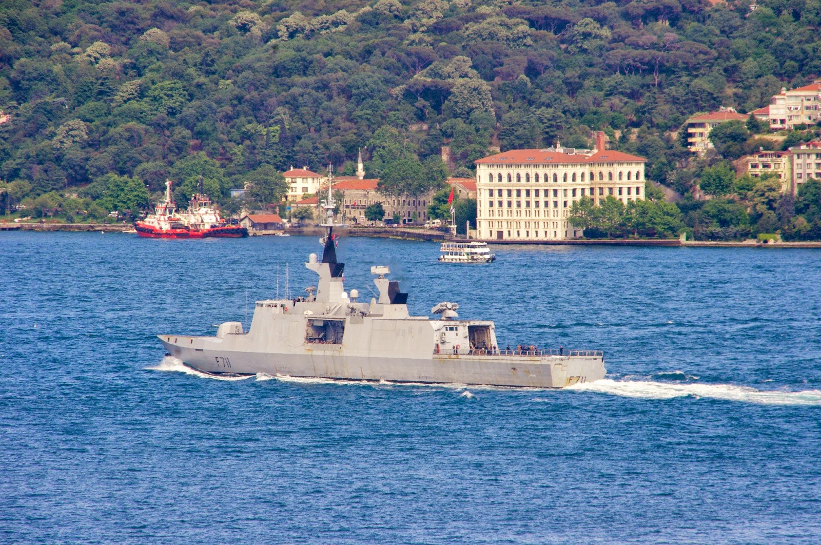 WARSHIPS ON THE BOSPHORUS: F 711 FRIGATE SURCOUF, French Warship