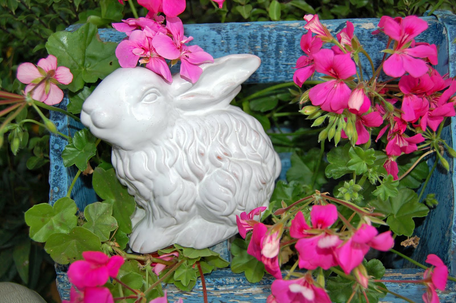 My Painted Garden: Vintage Lady Garden Tour