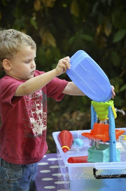 Summer holiday special - Water play table - A House Full of Sunshine