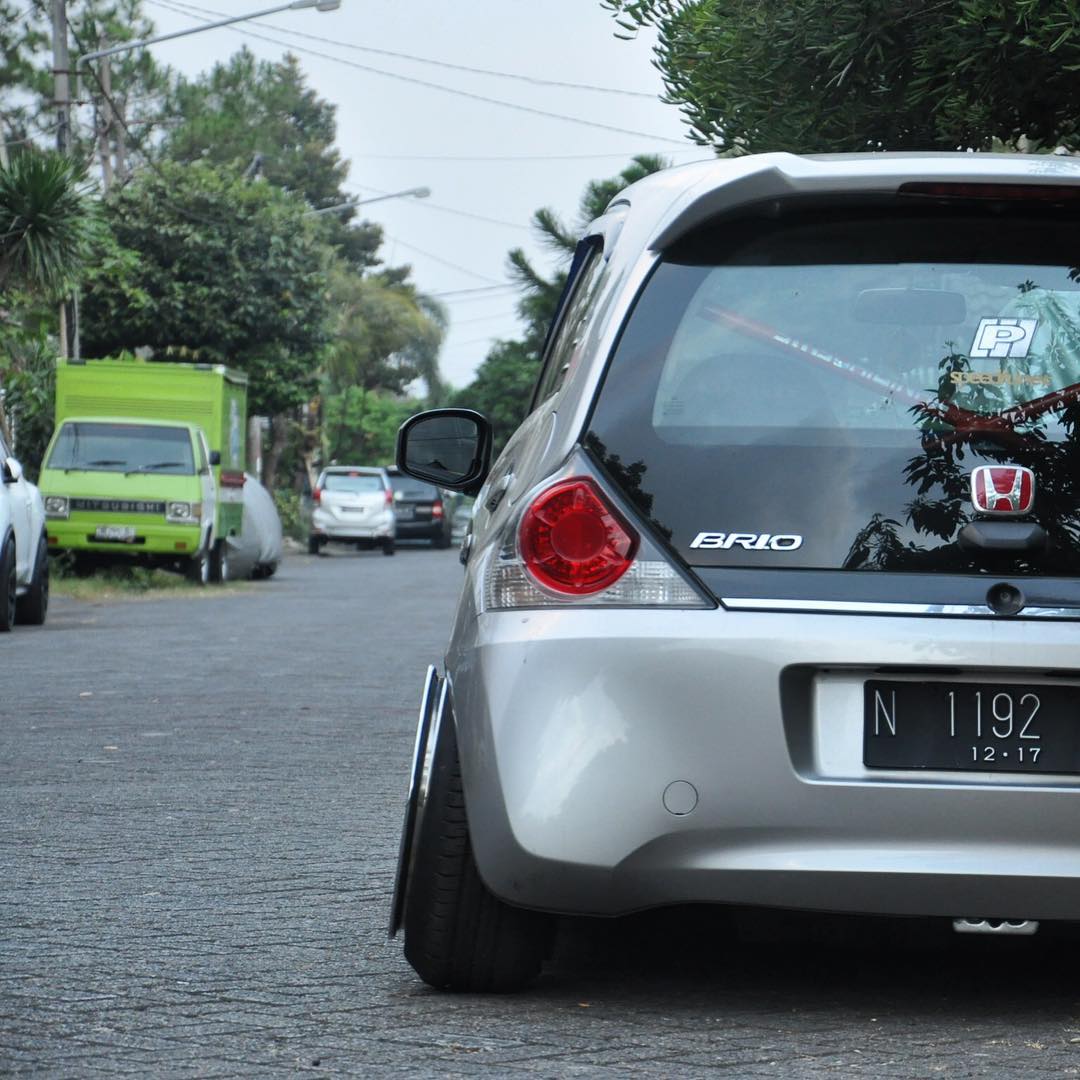 Modifikasi Mobil Ceper Honda Brio Silver Owner @maximillianray | Alul ...