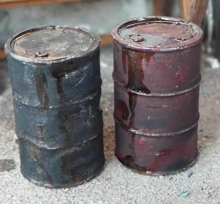 Scale models and dioramas: How to paint oil barrel.