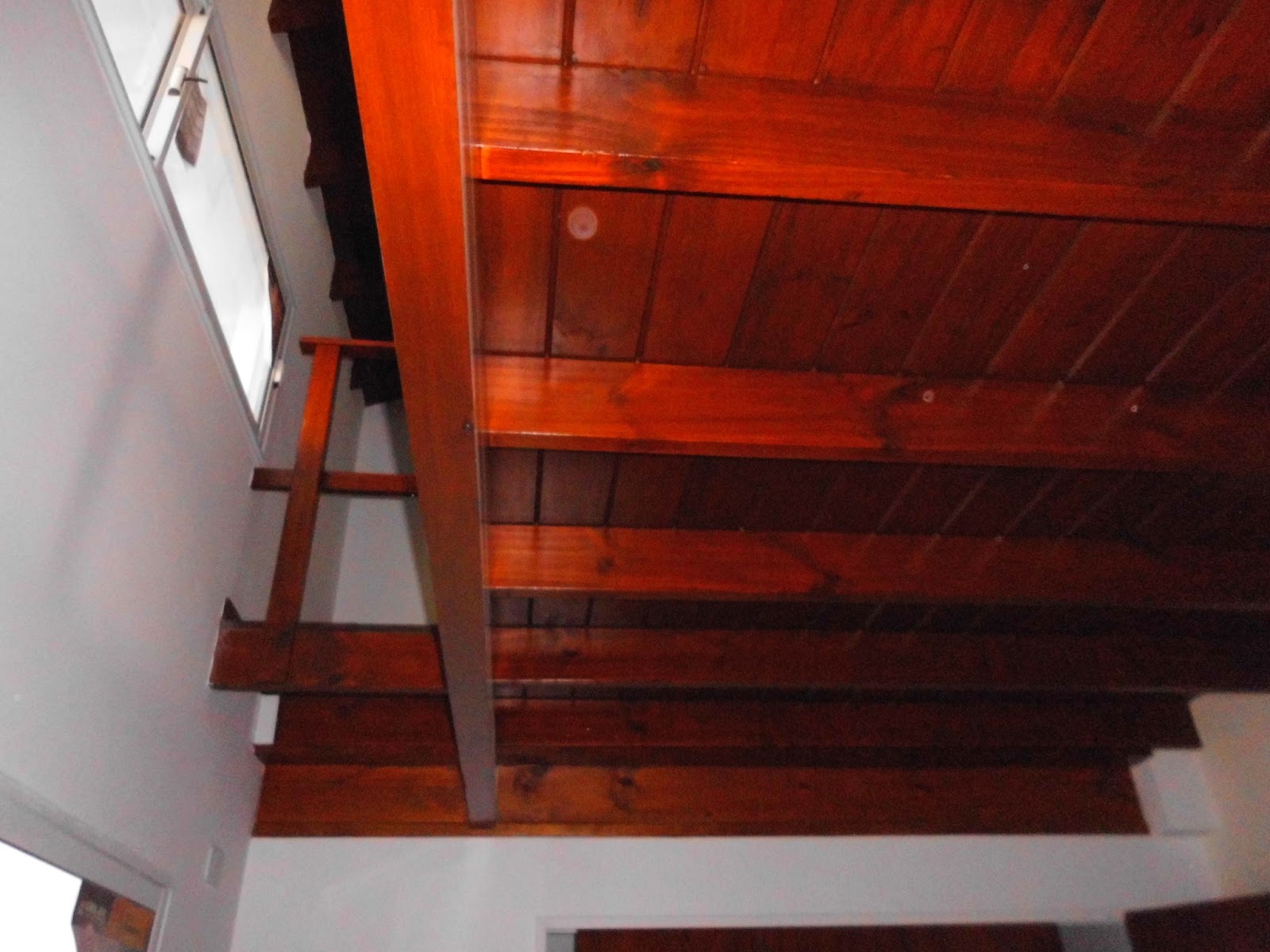 Entrepisos de madera, escaleras.: Entrepisos