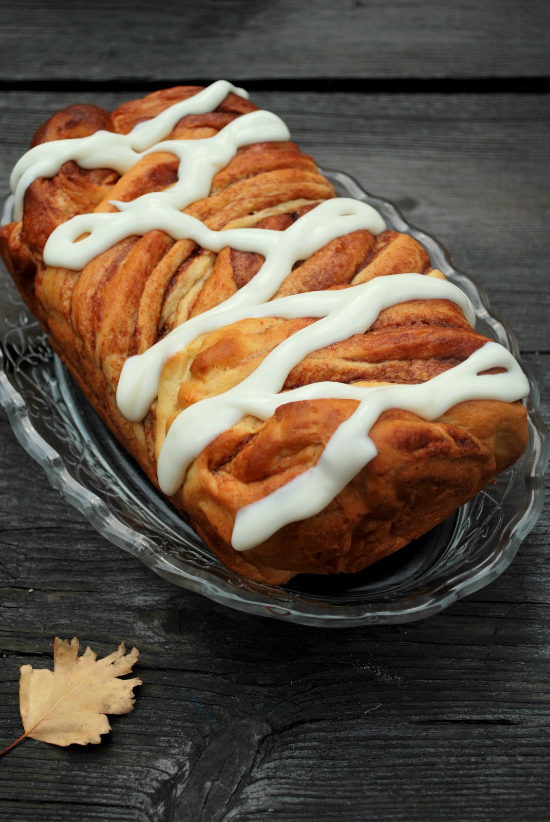 The most beautiful cinnamon bread: A Russian Cinnamon Braid! : r/FoodPorn